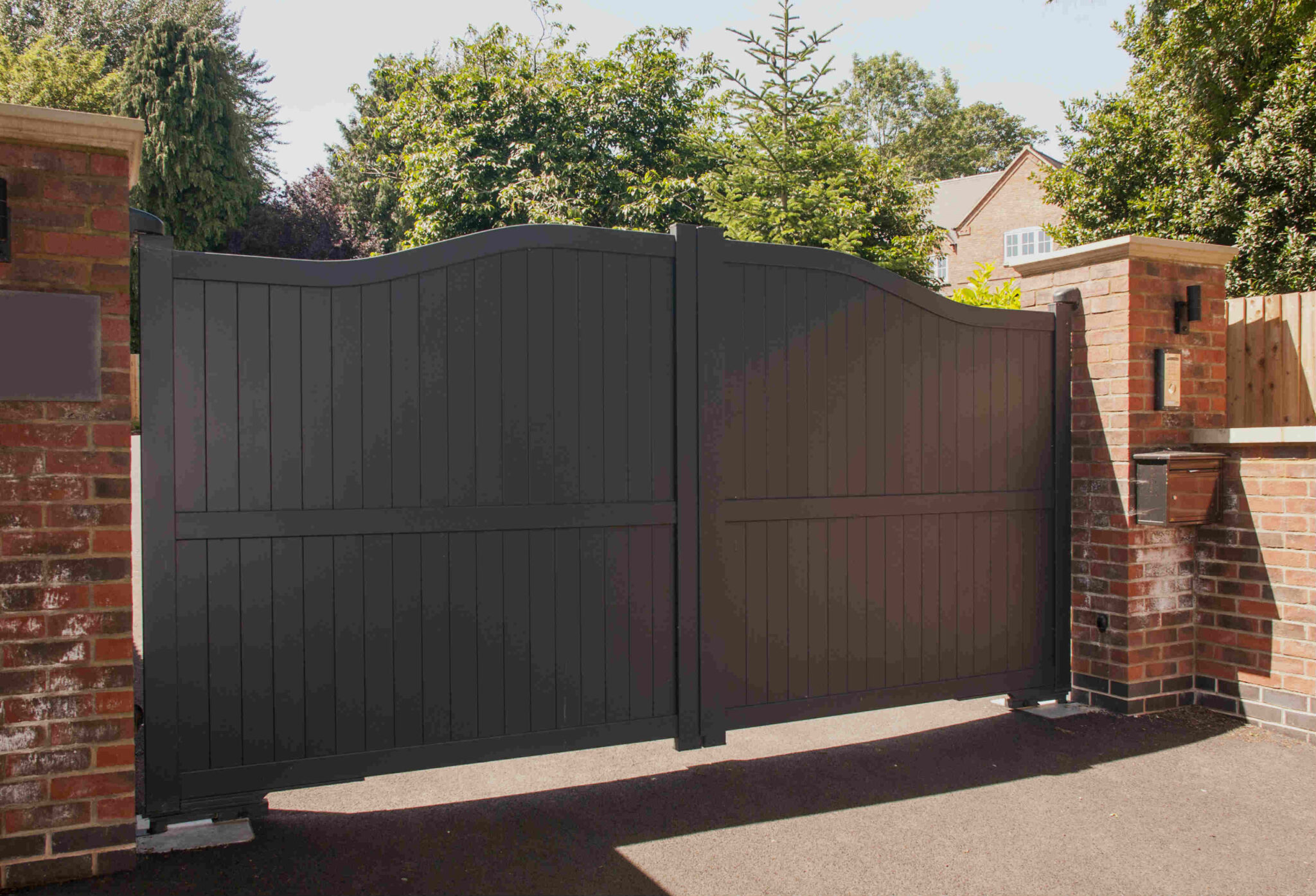 Aluminium Gates Vs Stainless Steel Gates: What Is Best for Homeowners ...
