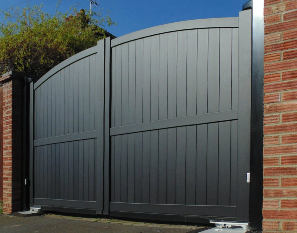 How does an automatic gate system work and what options are available ...